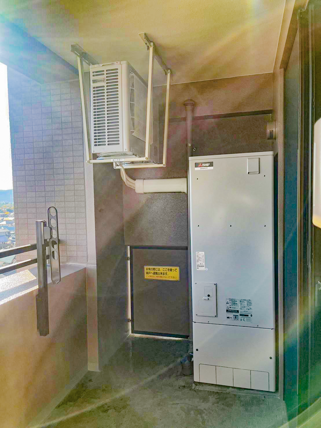 宮城県仙台市太白区「ナイスグランソレイユ太子堂」で三菱「SRT-W375」に交換～ベランダに設置～＜エコキュート交換工事例＞ | エコキュートの即日スピード交換なら急湯デポ